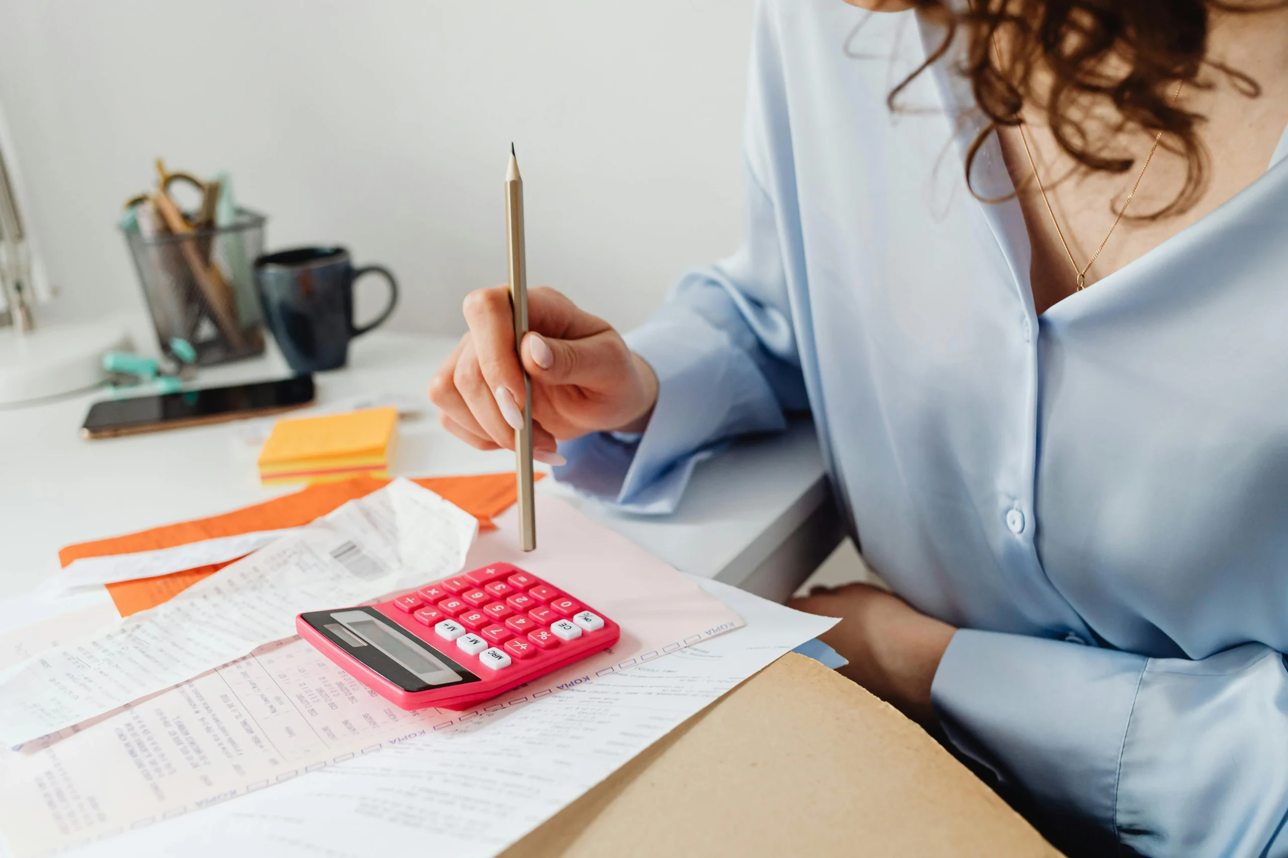 Apa Perbedaan Staff Accounting dan Staff Finance? - London School of ...